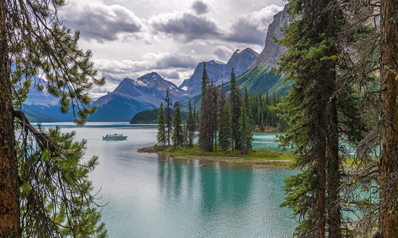 Maligne Lake info from Mountain River Lodge